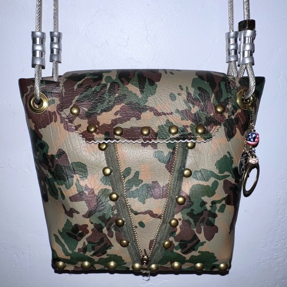 TOM BOY TOTES | Bags | Rare Custom Tomboy Totes Purse Bag Floral Camo ...